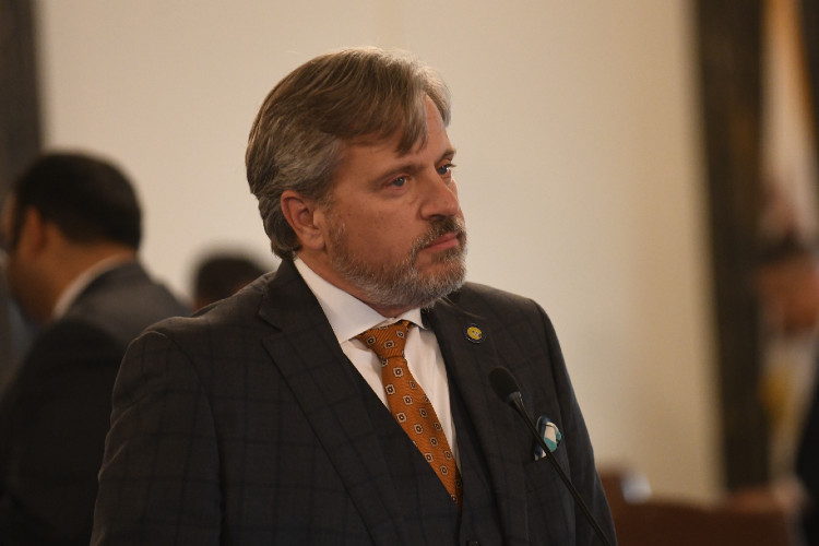 Martwick measure secures Chicago firefighter retirement benefits ...